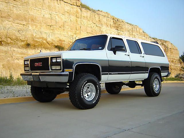 Suburban – New Boyz Squarebody Rescue